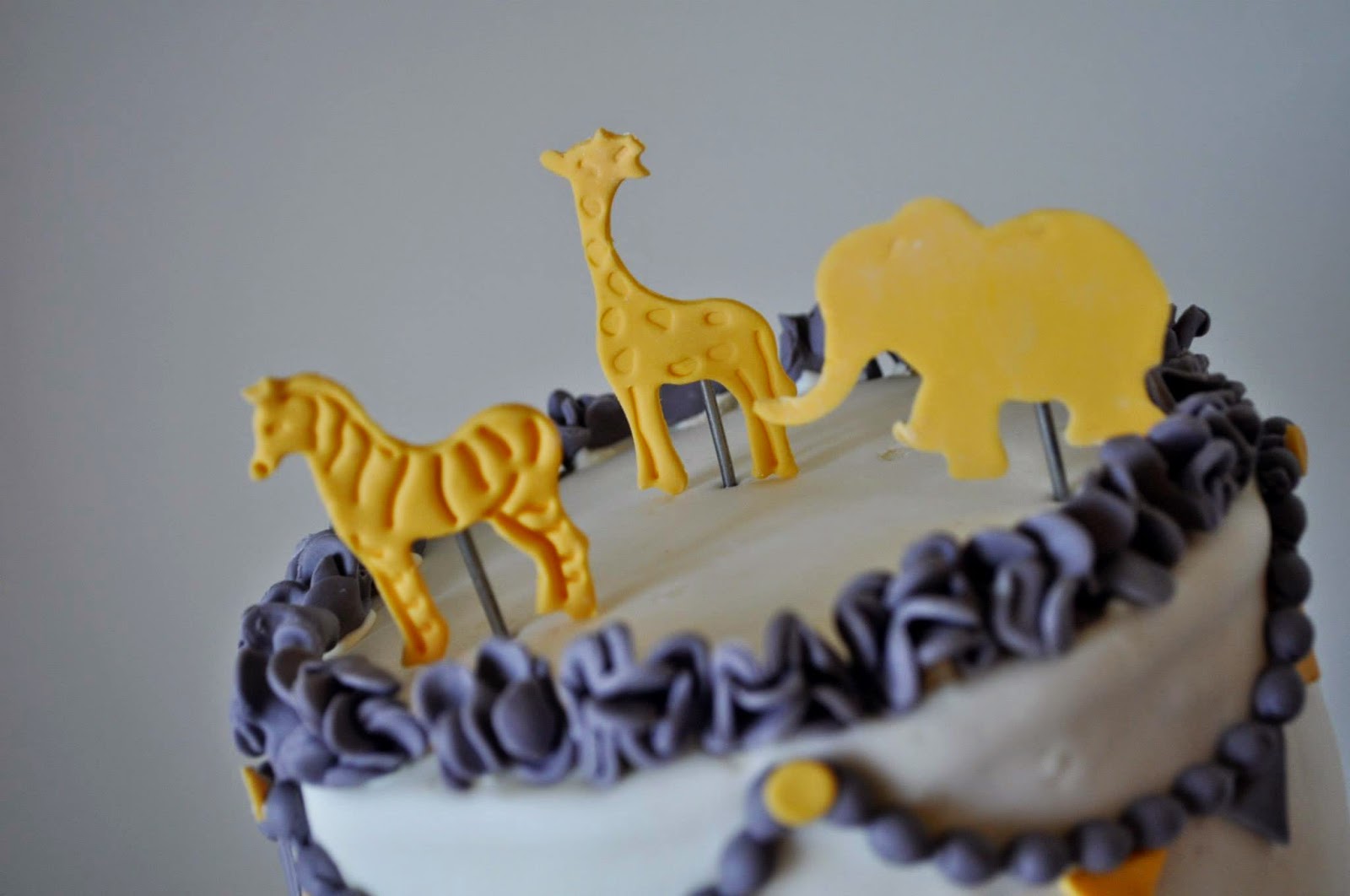 Yumtastics: Elephant, Zebra & Giraffe Cake