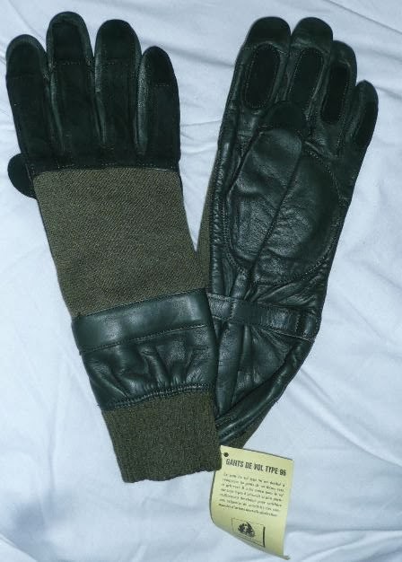 SOUVENEZ-VOUS 44: EQUIPEMENTS DU PILOTE FRANCAIS APRES 1945