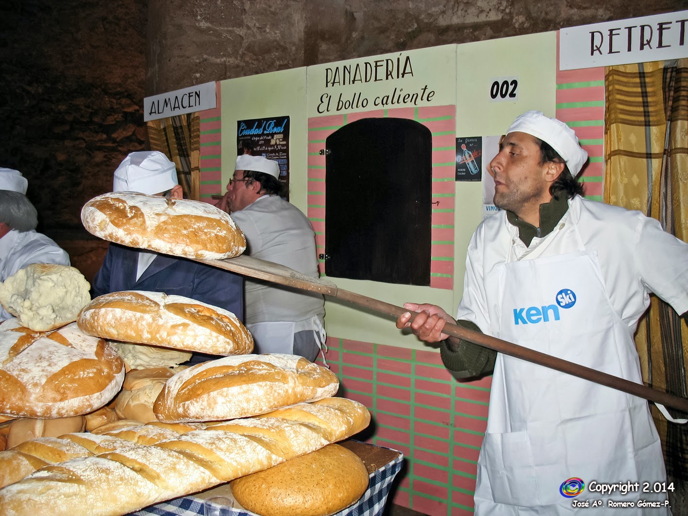 Manzanares en Imágenes: La panadería el “Bollo Caliente” y su lema “Al ...