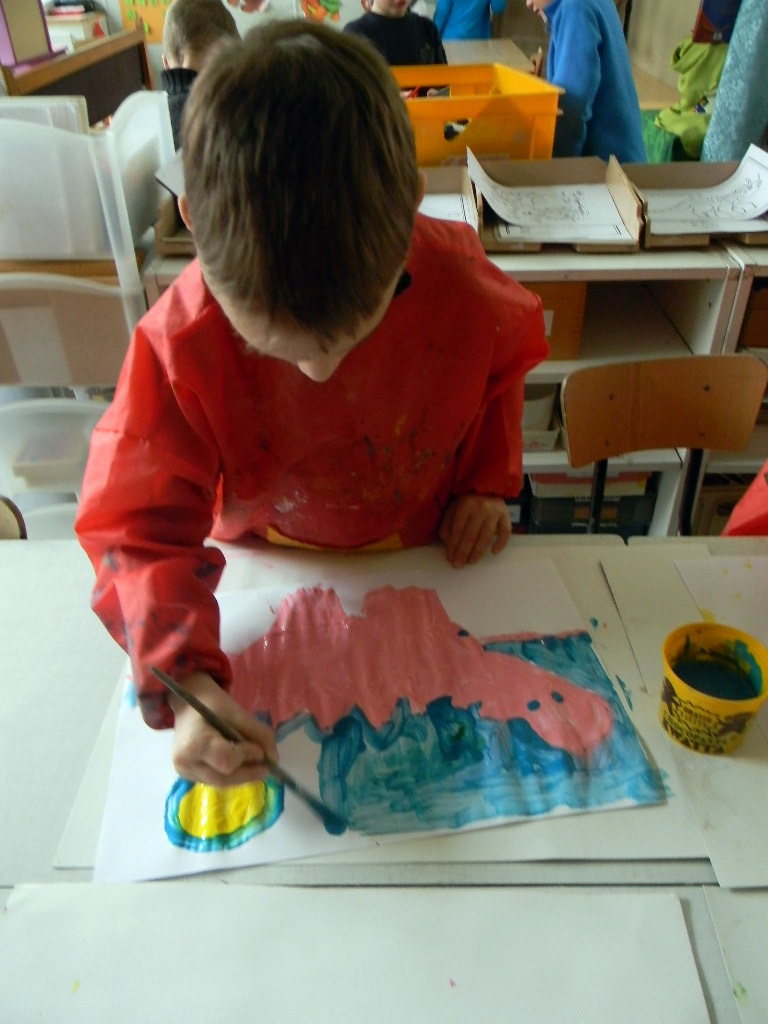 3de kleuterklas - Sint-Lodewijk: SCHILDEREN MET TEMPERA - VERF