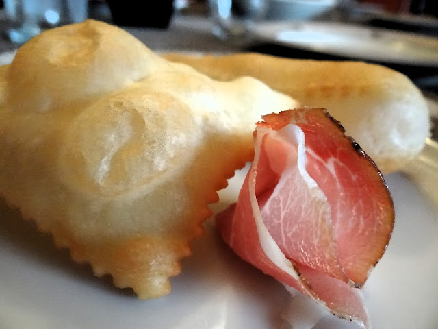 Torta fritta: un angolo di Parma fatto in casa ... (casa di Davide)