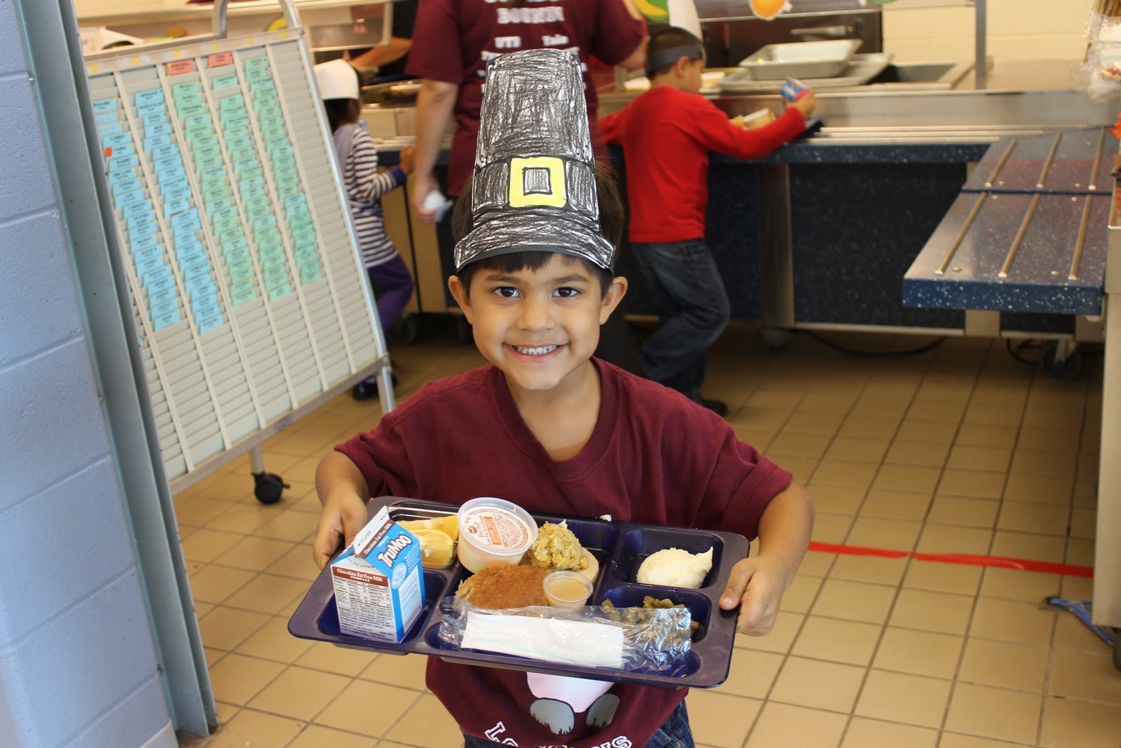 Mrs. Ayala's Kinder Fun: Thanksgiving Lunch at School