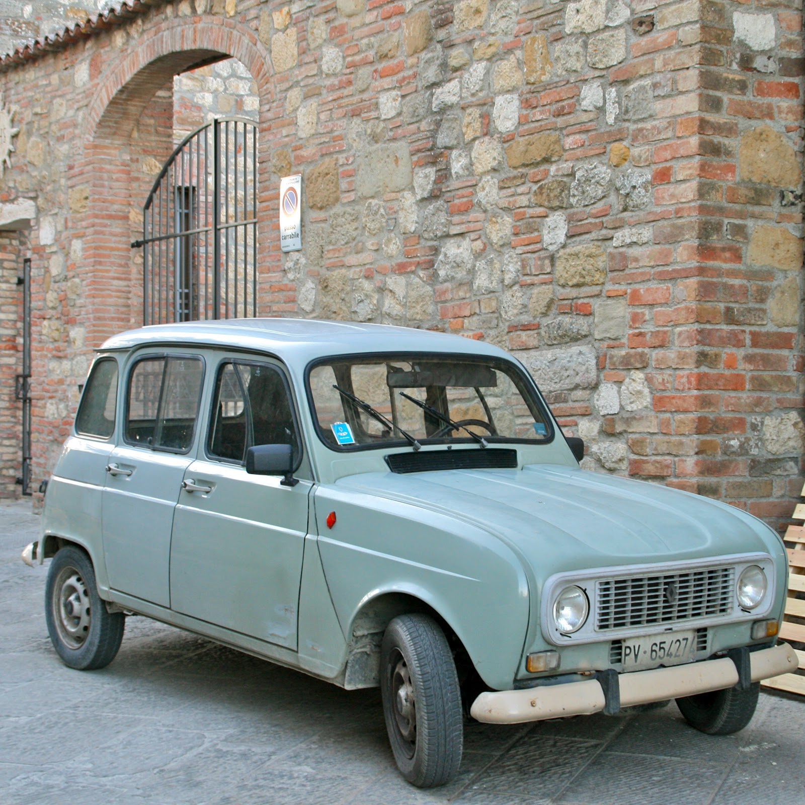 Inside the Pomegranate: fiats, fiats everywhere!