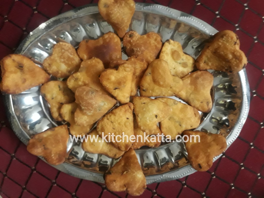 Salty jeera crackers