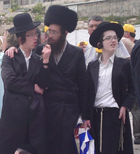 No por mucho bloguear...: Filacterias y más