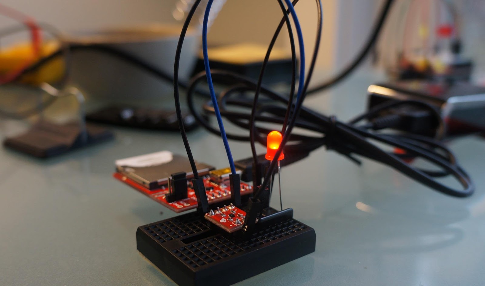 TechGurka: Temperature Graph using Electric Imp and TMP102 over I2C