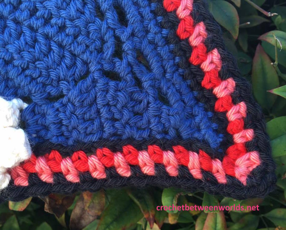 Crochet between worlds: Frida's Flowers CAL - Edging and TA-DAH!
