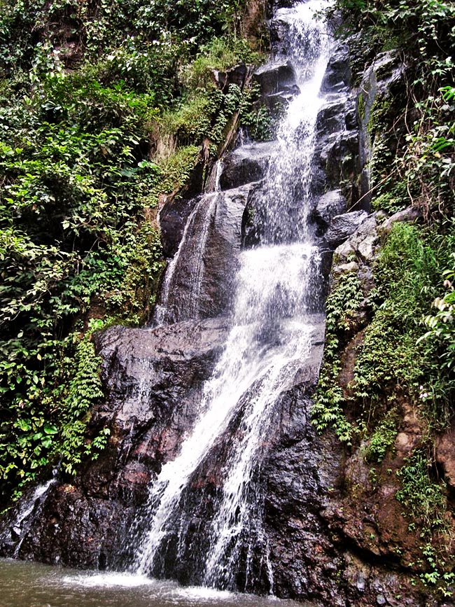 Keindahan Curug Pitu (Air Terjun Tujuh) yang terlantar oleh pemerintah ...