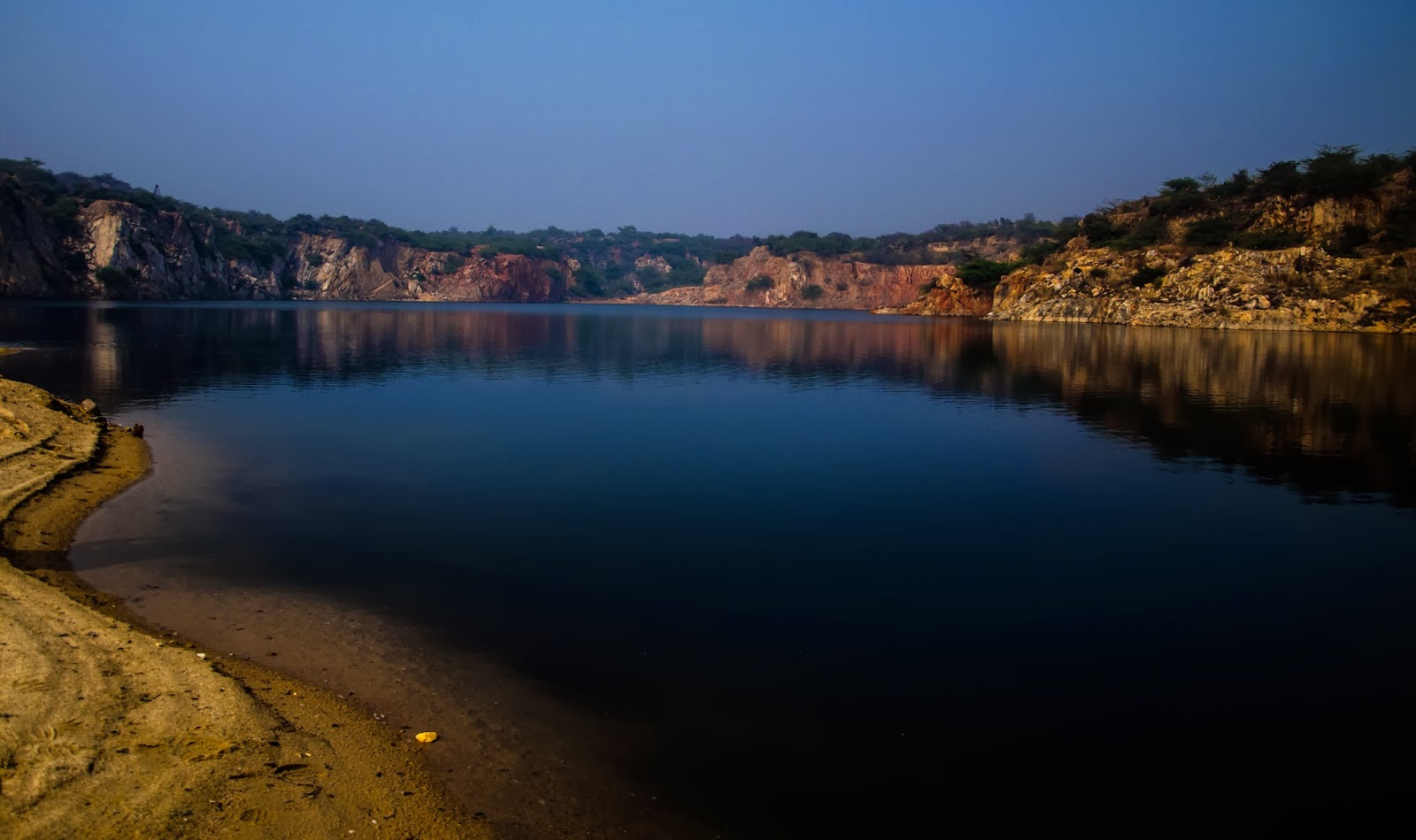 A nature walk at Asola Wildlife Sanctuary (A photo-blog by Atanu Dey)