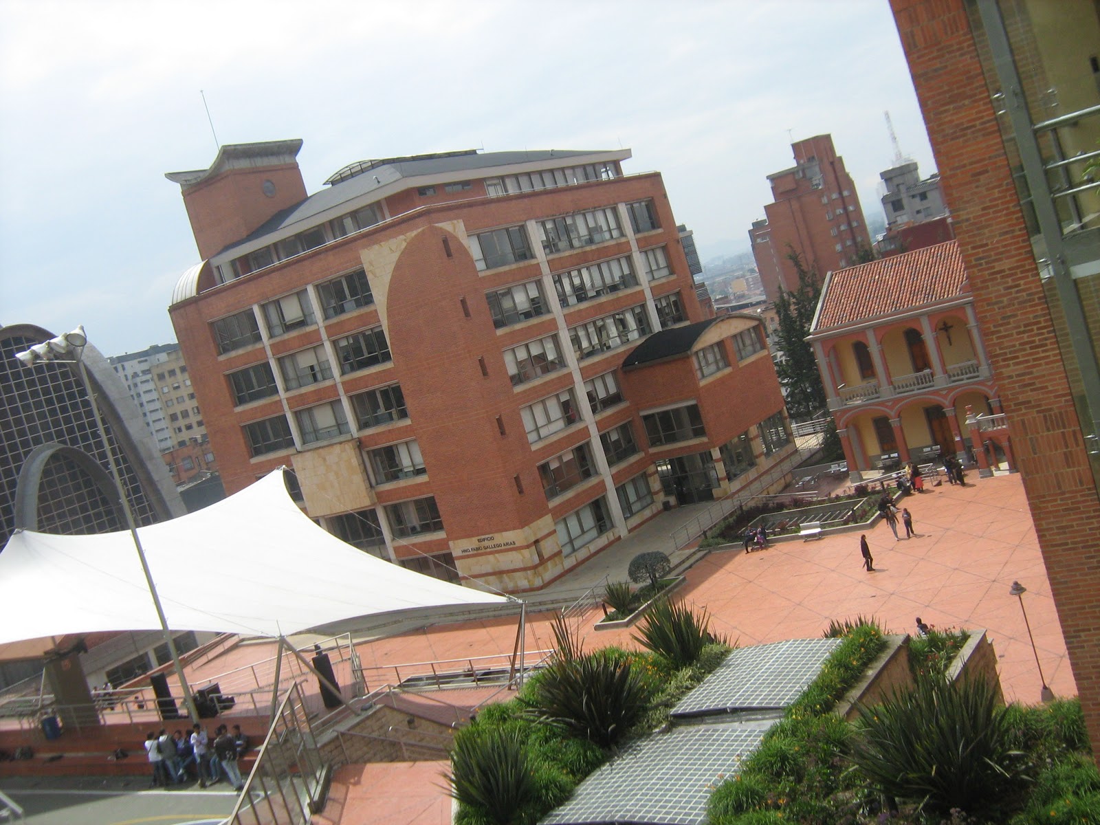 Bienvenido A Nuestro Espacio Unisalle: Universidad de la Salle.. (Historia)
