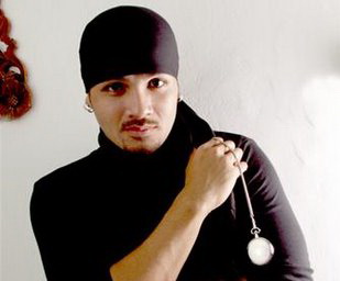 Aryablogr: Biografi Romy Rafael