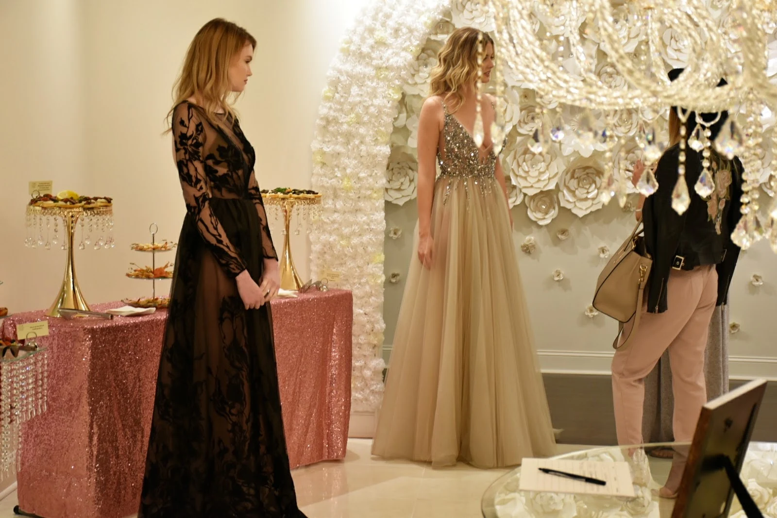 Feeling Expensive at Elite Por La Vie