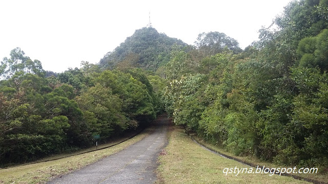 Trip mendaki ke Gunung Serapi, Kuching - A Head Full Of Dreams