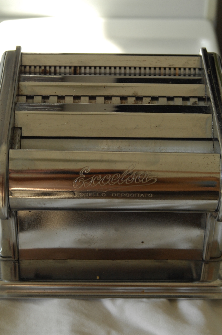 Our Vintage Adventures!: "Esccelsa" Vintage Chrome Pasta Machine