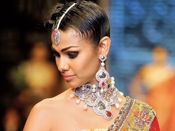 Arham Jewellers: Gajra