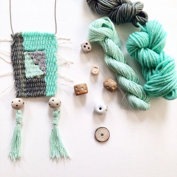 Telar : Collares textiles.