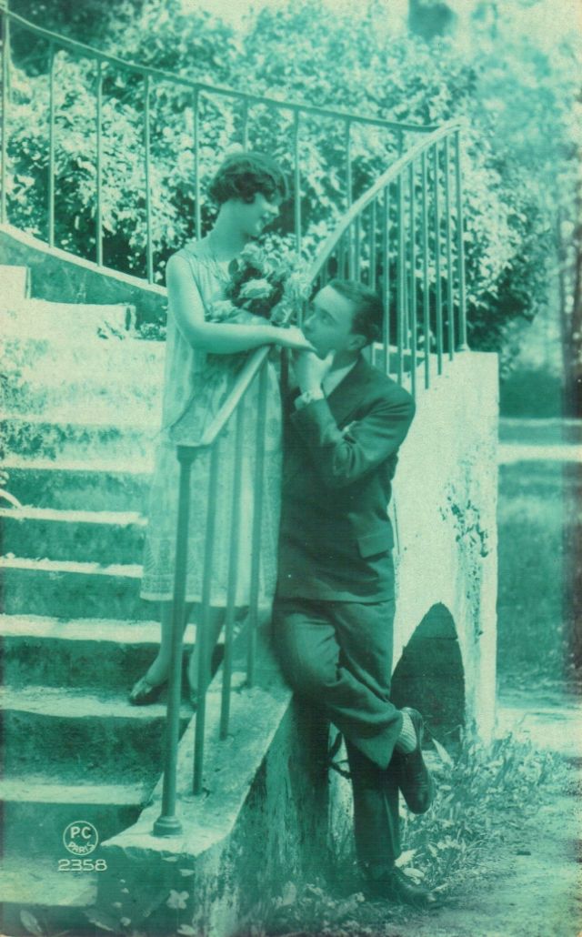 Robert and Raymonde: Vintage Romantic Postcards Reveal a Beautiful Love ...