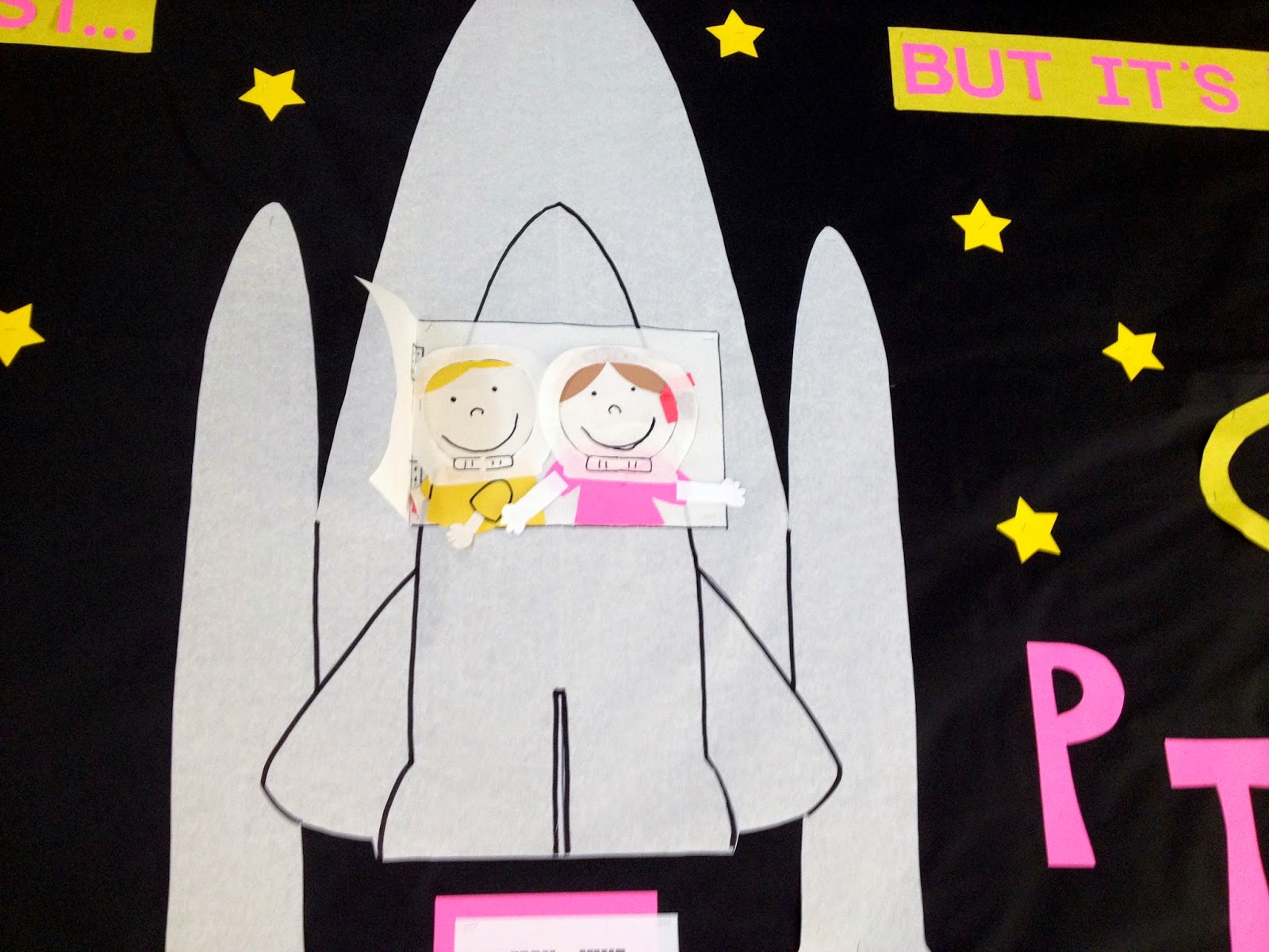 The Decorating Duchess: "This Year was a Blast" Bulletin Board