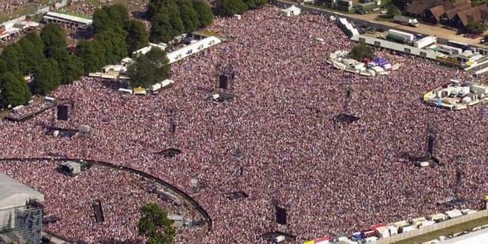 Everything Flows: Oasis at Knebworth