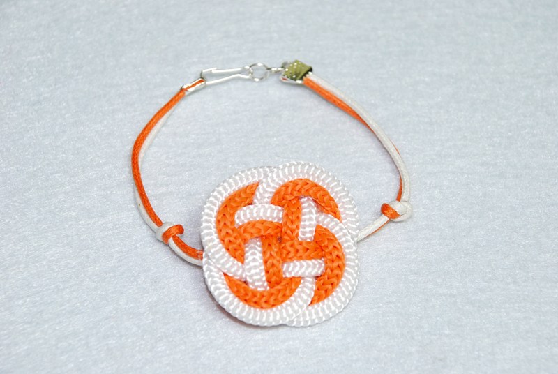 Handmade-in-Romania: Bratari impletite / Knitted bracelets (no. 115)