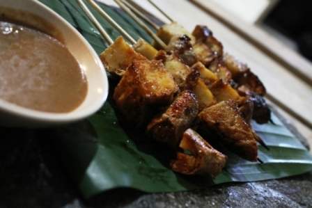 Info Kuliner Yogyakarta Terlengkap: Tahu Bakar Surfer, Tahu Bakar Surfer