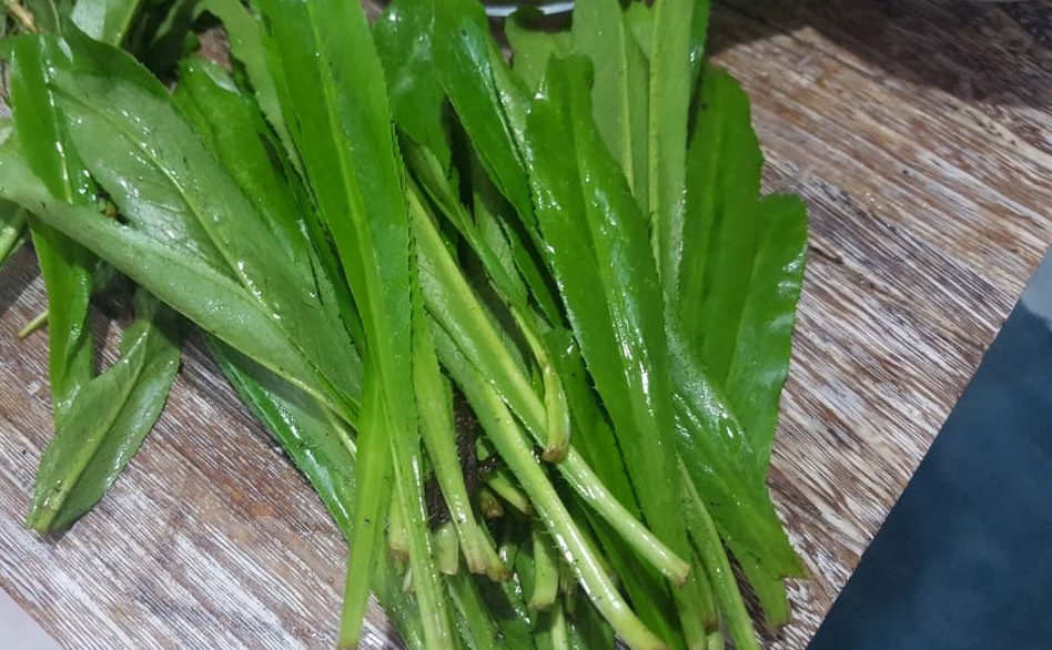 SurayaMSyed: Sup Telur Dengan Daun Ketumbar Jawa