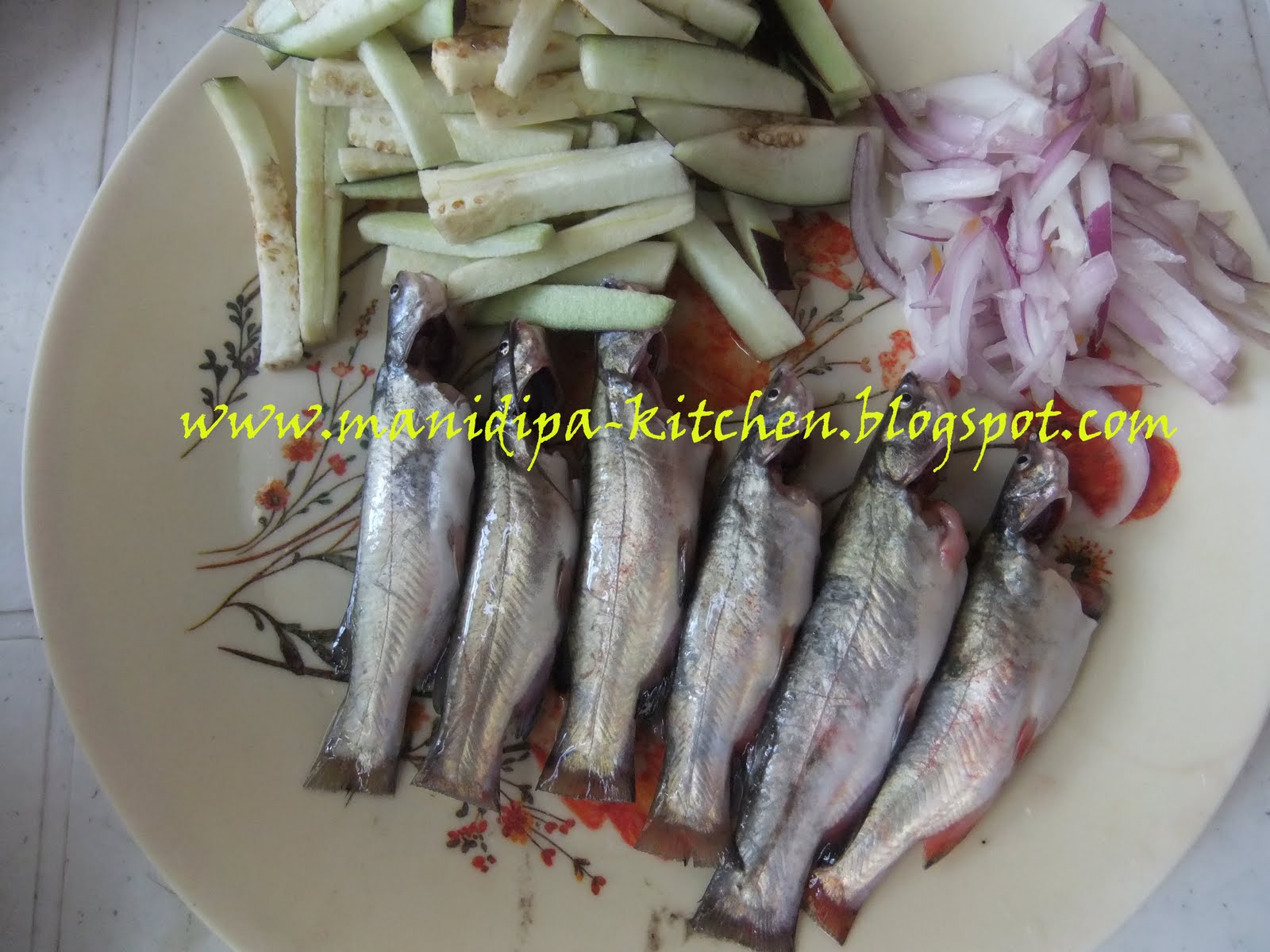 Tips On The Kitchen: Tangra Mach aar Beguner Kasha (Tangra Fish ...