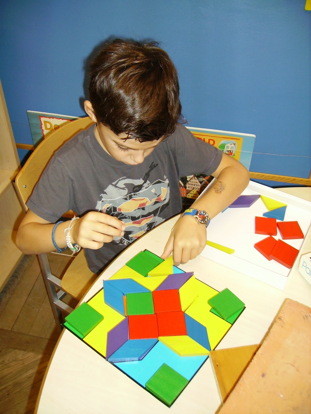 Grade 1 2011/2012: Exploring shapes