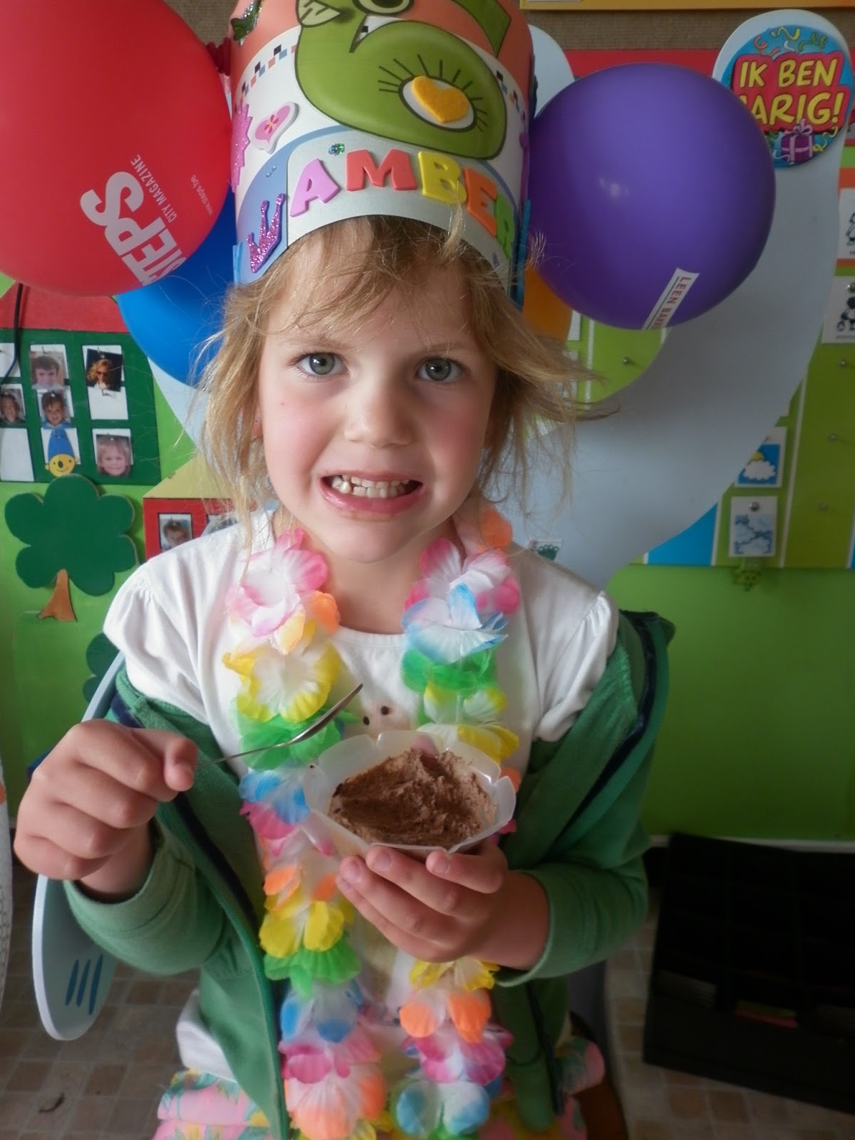 2de en 3de kleuterklas van juf Evelien: Amber wordt 6 in de grote vakantie