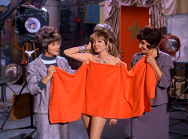 Carolyn Jones Morticia Color