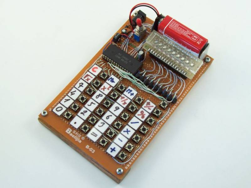 Leon Instruments: Reaktywacja Elwro - mały elegancki kalkulatorek