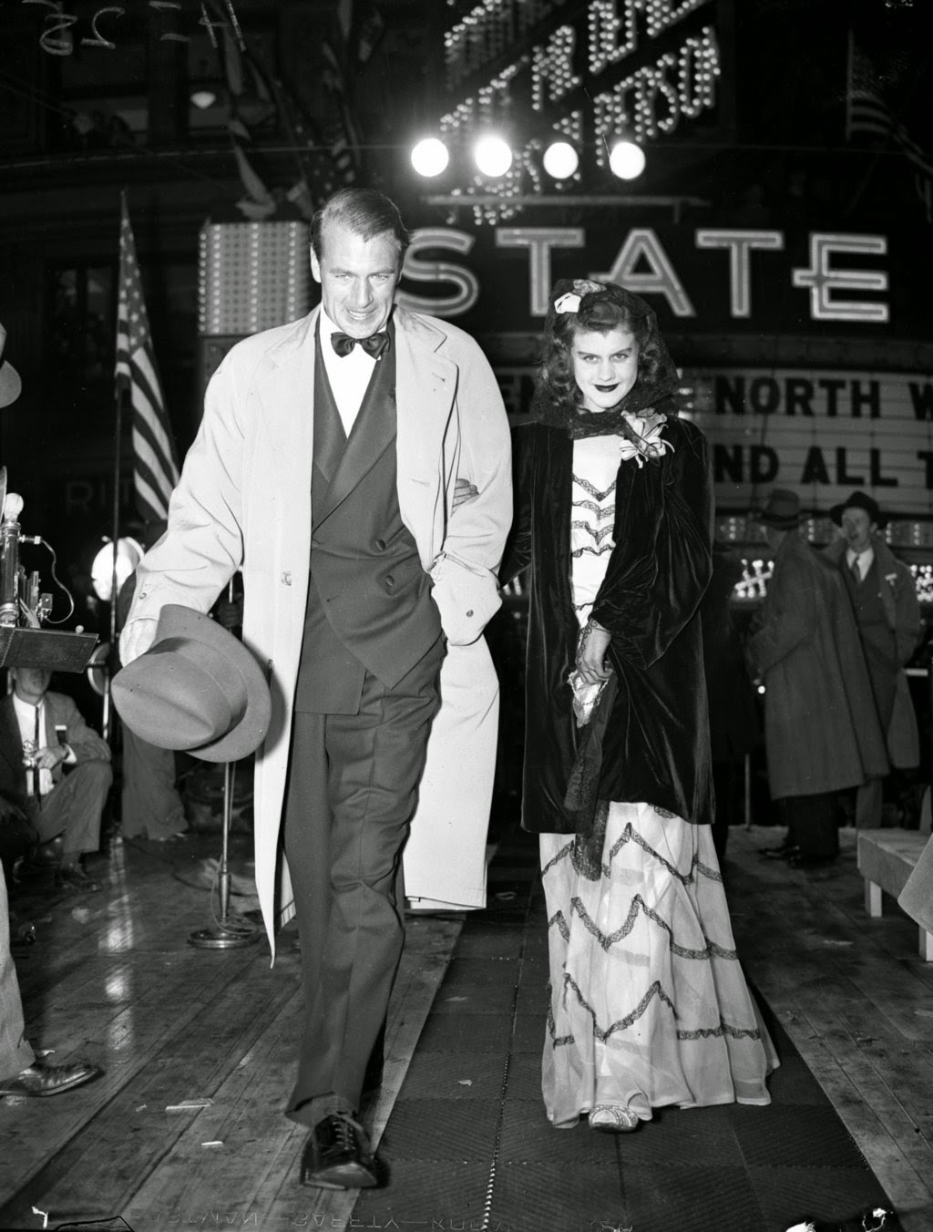 Old Photos of Chicago's First Hollywood Premiere in 1940 ~ Vintage Everyday