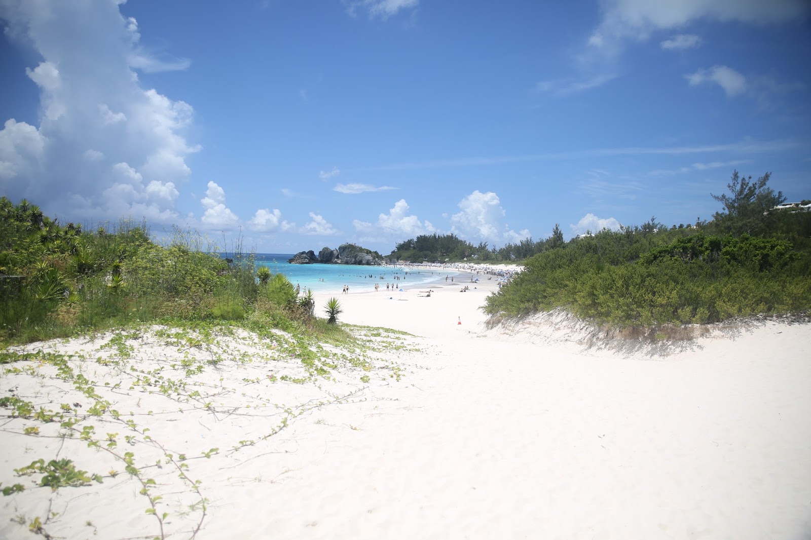 6 BEACHES YOU MUST SEE IN BERMUDA - The Travel Edit by Kelley Hernandez
