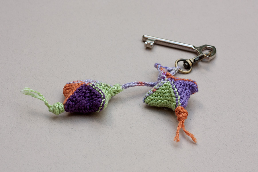 rRradionica: Hand knitted keychain