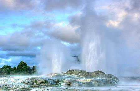 World's most spectacular geysers pictures - What D Facts?