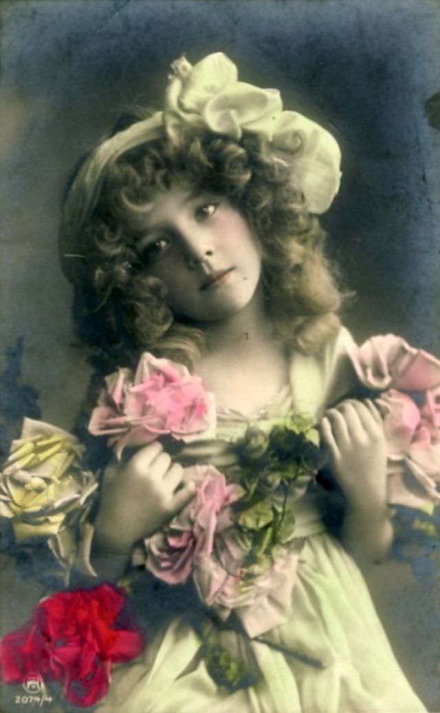 Innocent Beauty: Amazing Colorized Photos of Little Angels in the Early ...