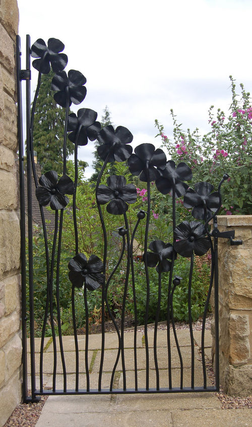 Content in a Cottage: Ever Blooming Garden Gate