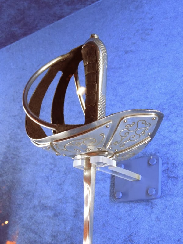 Hollywood Movie Costumes and Props: Thor: The Dark World Treasures of ...