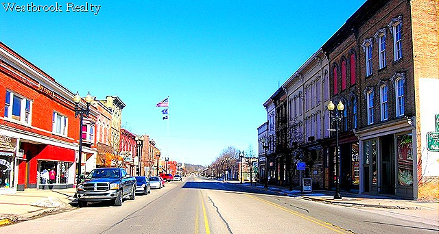 Our Lil' Bug: Welcome to Lowell, Michigan!