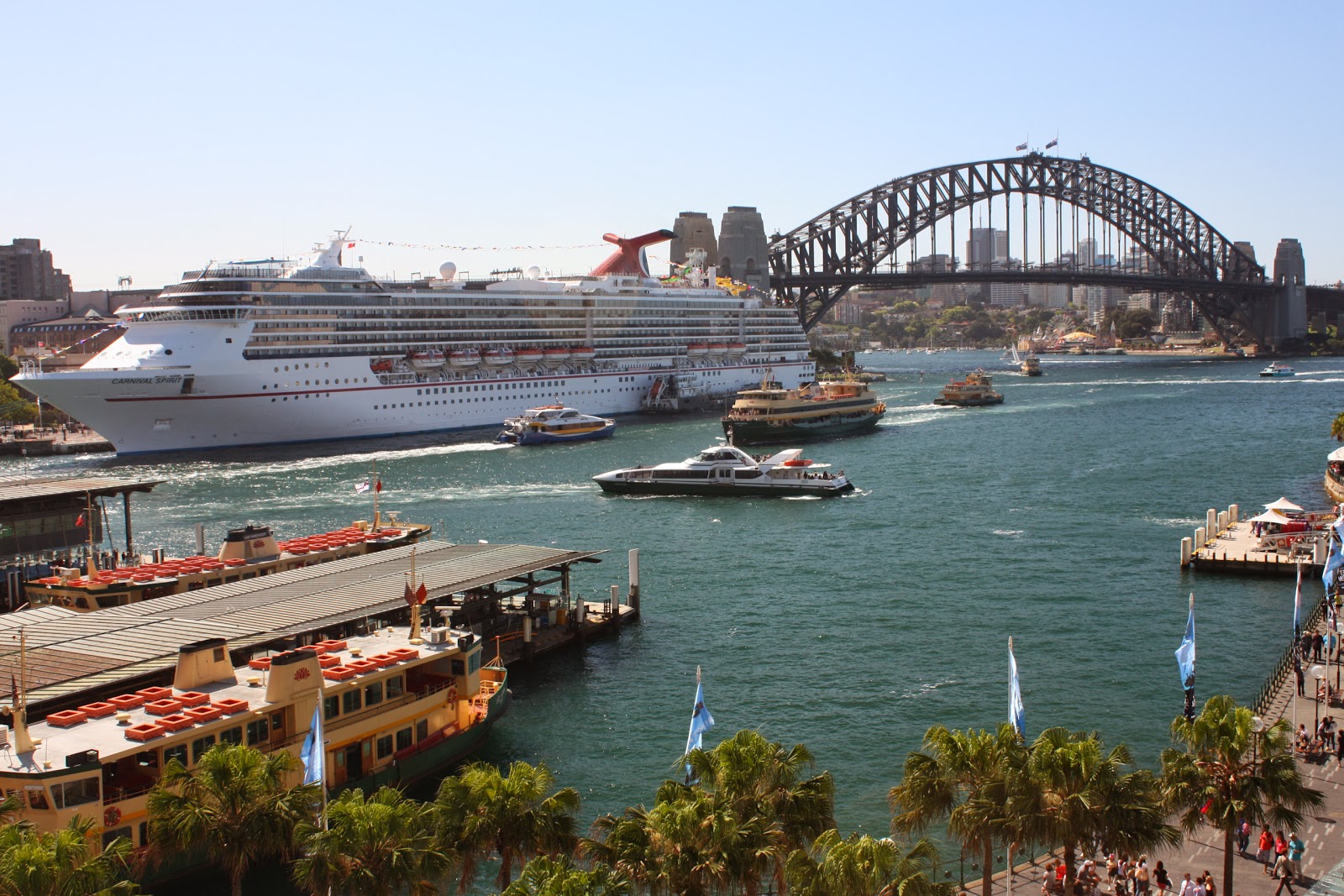 Sydney - City and Suburbs: Circular Quay (Theme Day: Looking Out)