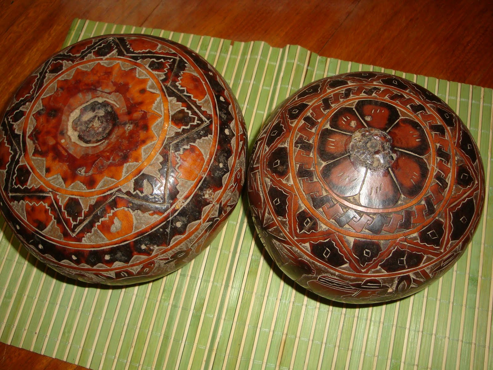 COSAS MIAS...: MATES BURILADOS - Artesanía peruana.
