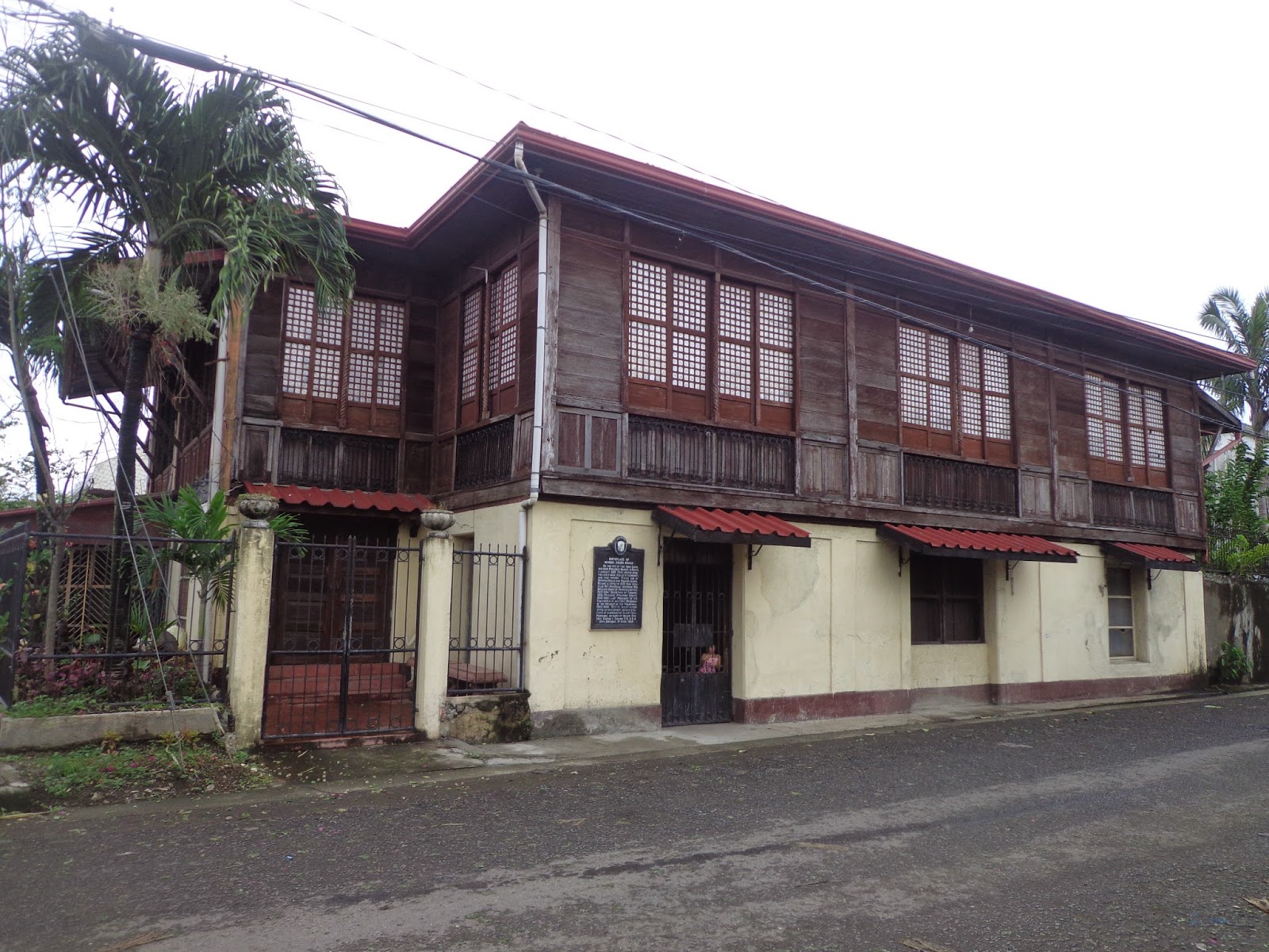 Exploring Roxas City after Typhoon Ruby - The Wandering Juan