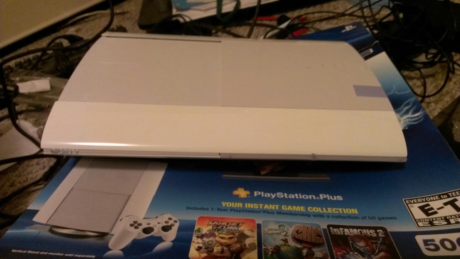 The Vaunted Gamer: New PS3! Checkout the Crystal White PS3.