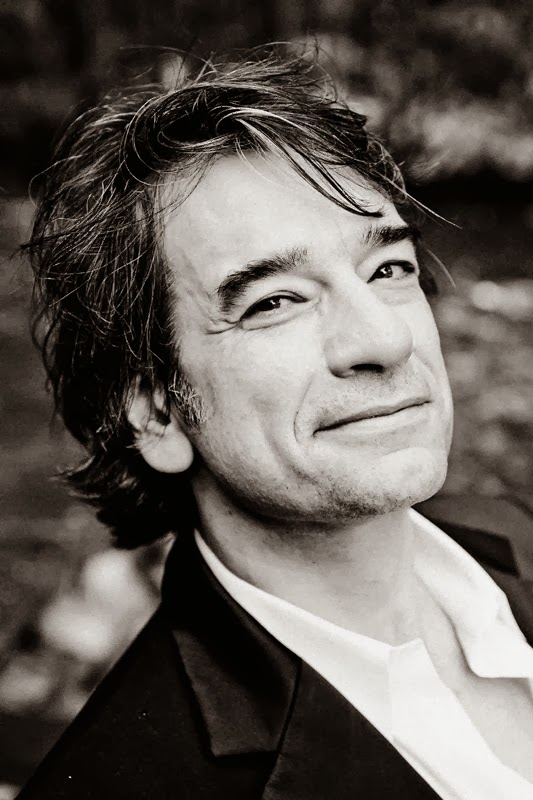 LE GOLB: Bertrand Pierre, Victor Hugo, la poésie et toi