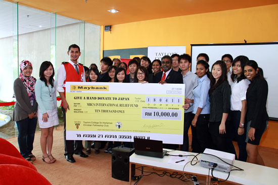 The Beacon Online: Give a Hand to Japan – Mock Cheque Presentation Ceremony
