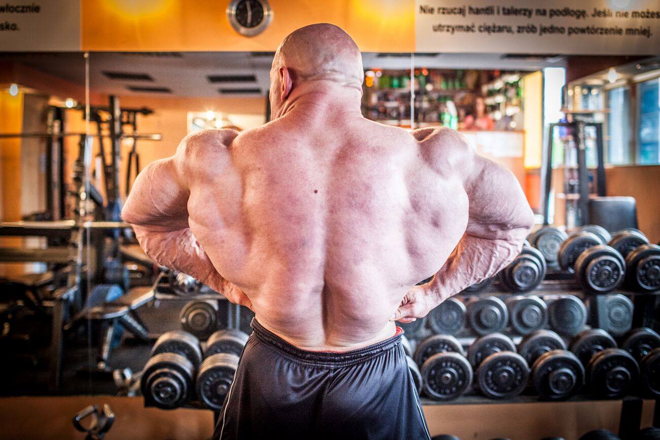 Muscle Lover: Polish IFBB Pro bodybuilder Robert Piotrkowicz