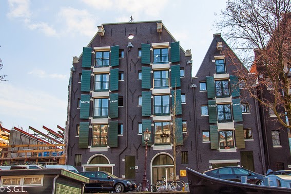 AMSTERDAM. PASEO EN BARCO POR SUS CANALES | Andén 27