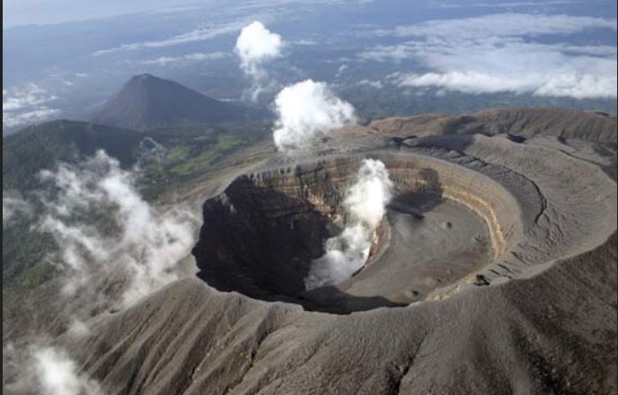 Earthquakes & Volcanoes