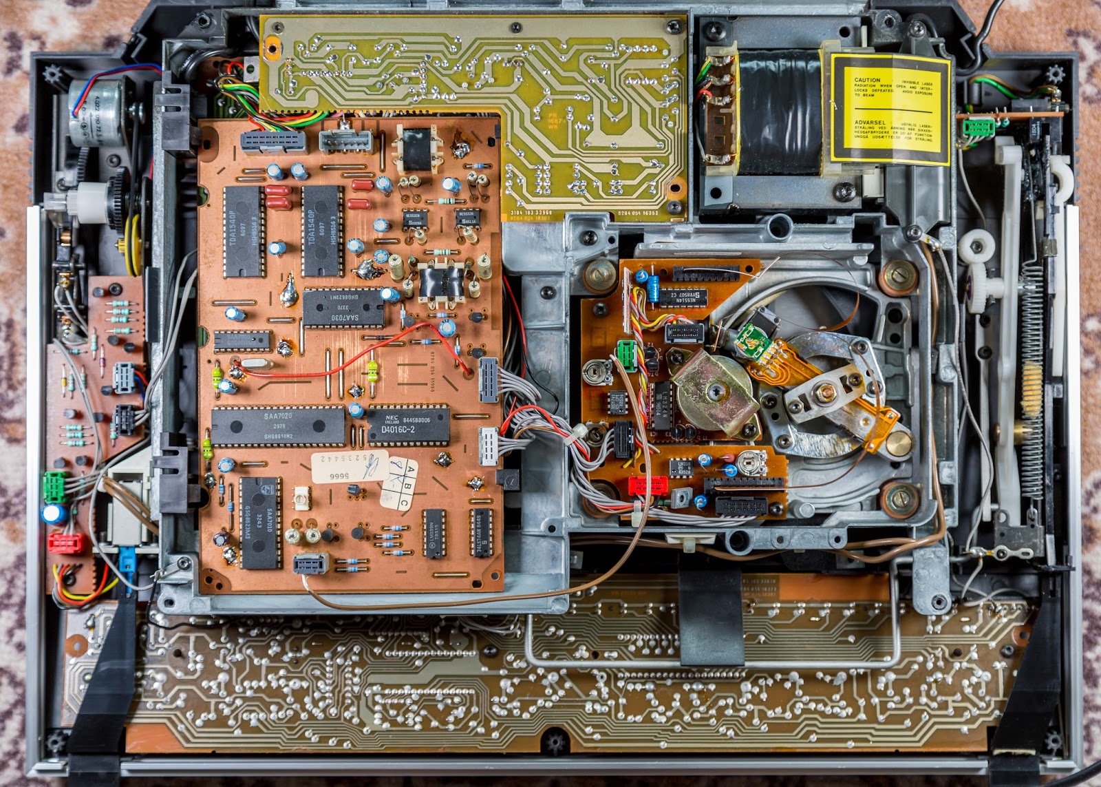 Golden Age Of Audio: Bang & Olufsen Beogram CDX Vintage CD Player