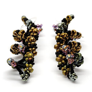 gwenbeads: Beaded DNA Earrings